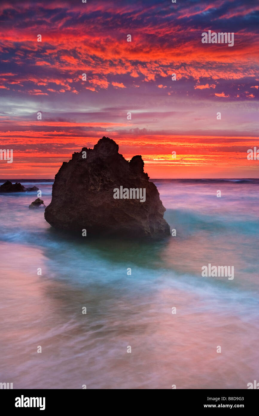 Glorious sunset at Bennion Beach. Trigg, Perth, Western Australia Stock ...