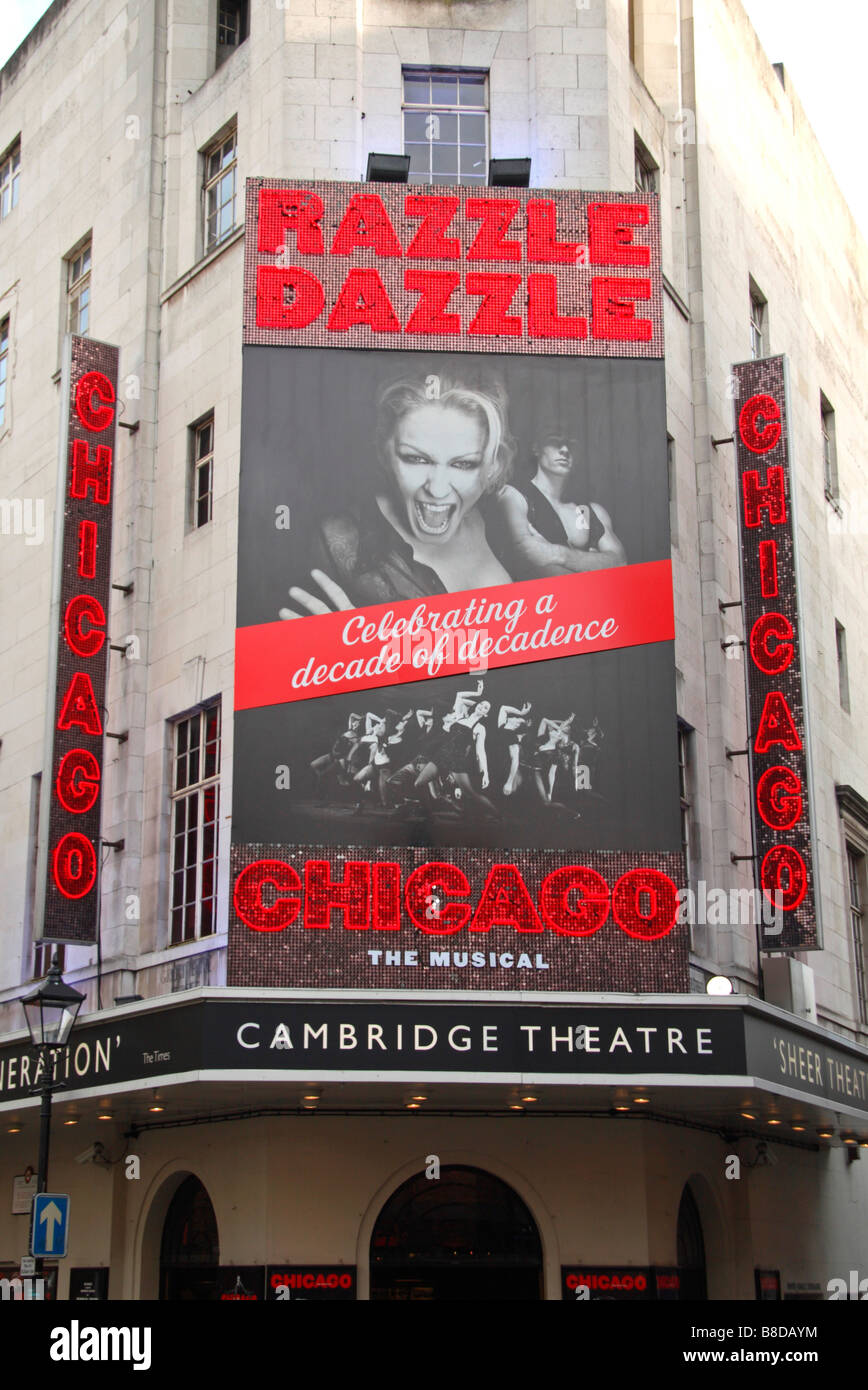 Chicago theatre sign hi-res stock photography and images - Alamy