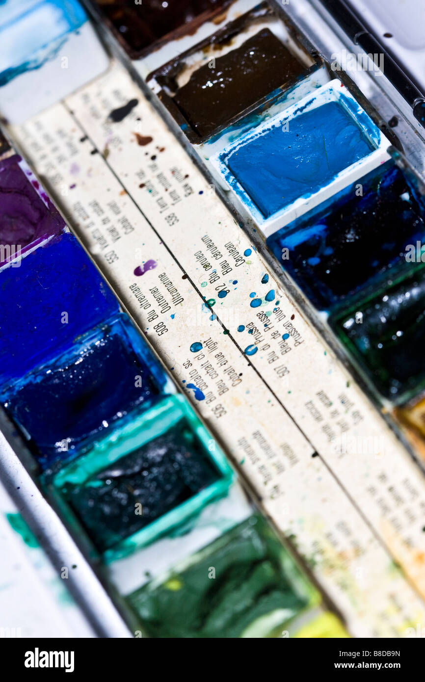 Color watercolor hi-res stock photography and images - Alamy