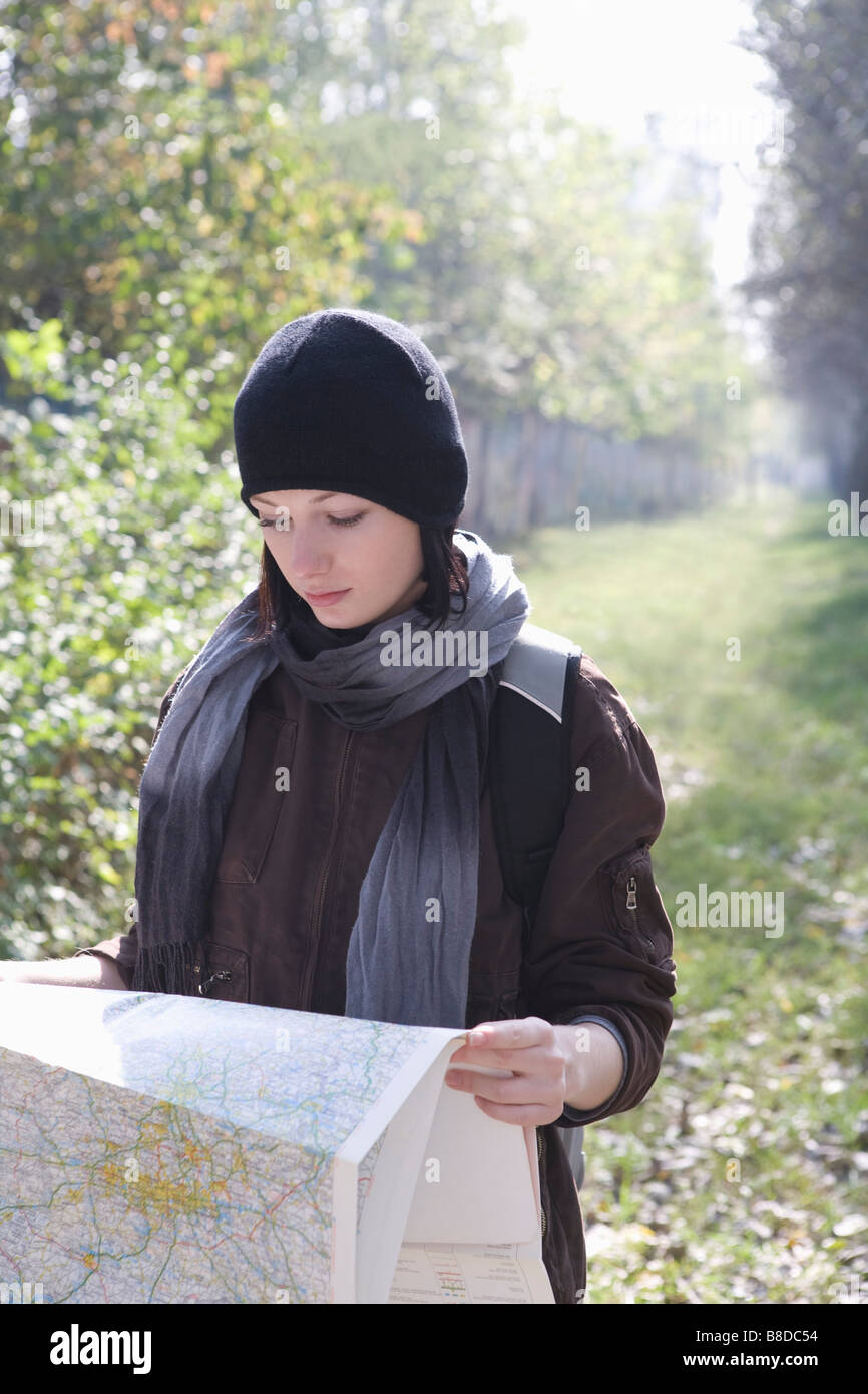 Paper map reading hi-res stock photography and images - Alamy