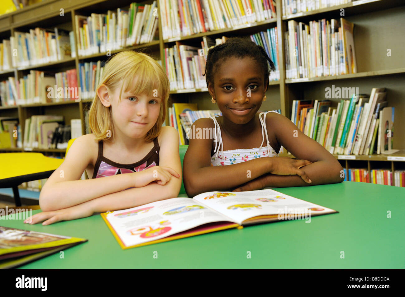 Students School Library Stock Photo - Alamy