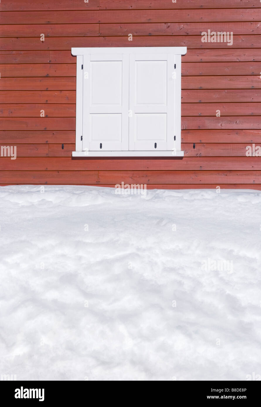 House buried under snow hi-res stock photography and images - Alamy
