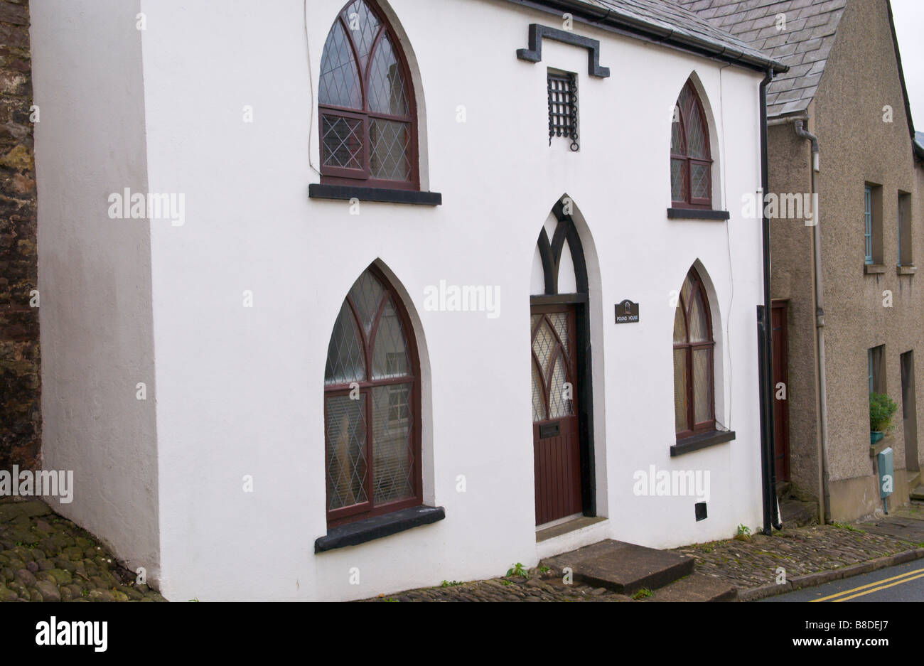 Gothic cottage windows hi-res stock photography and images - Alamy
