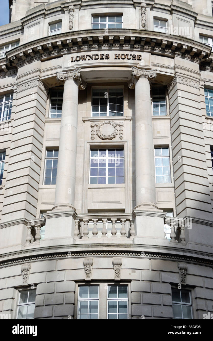Lowndes House at 1 9 City Road London England Stock Photo - Alamy