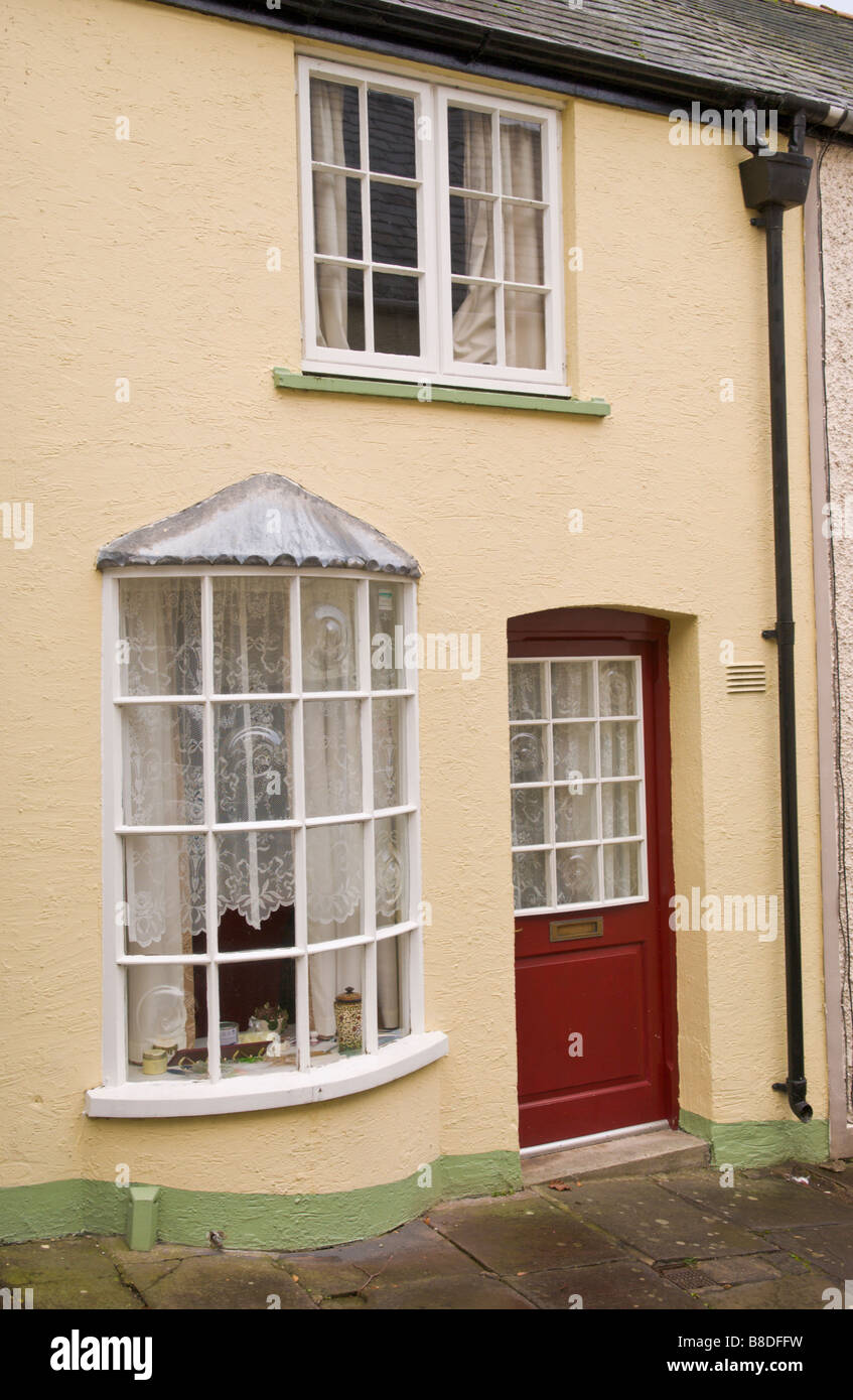 Terraced house front door hi-res stock photography and images - Alamy