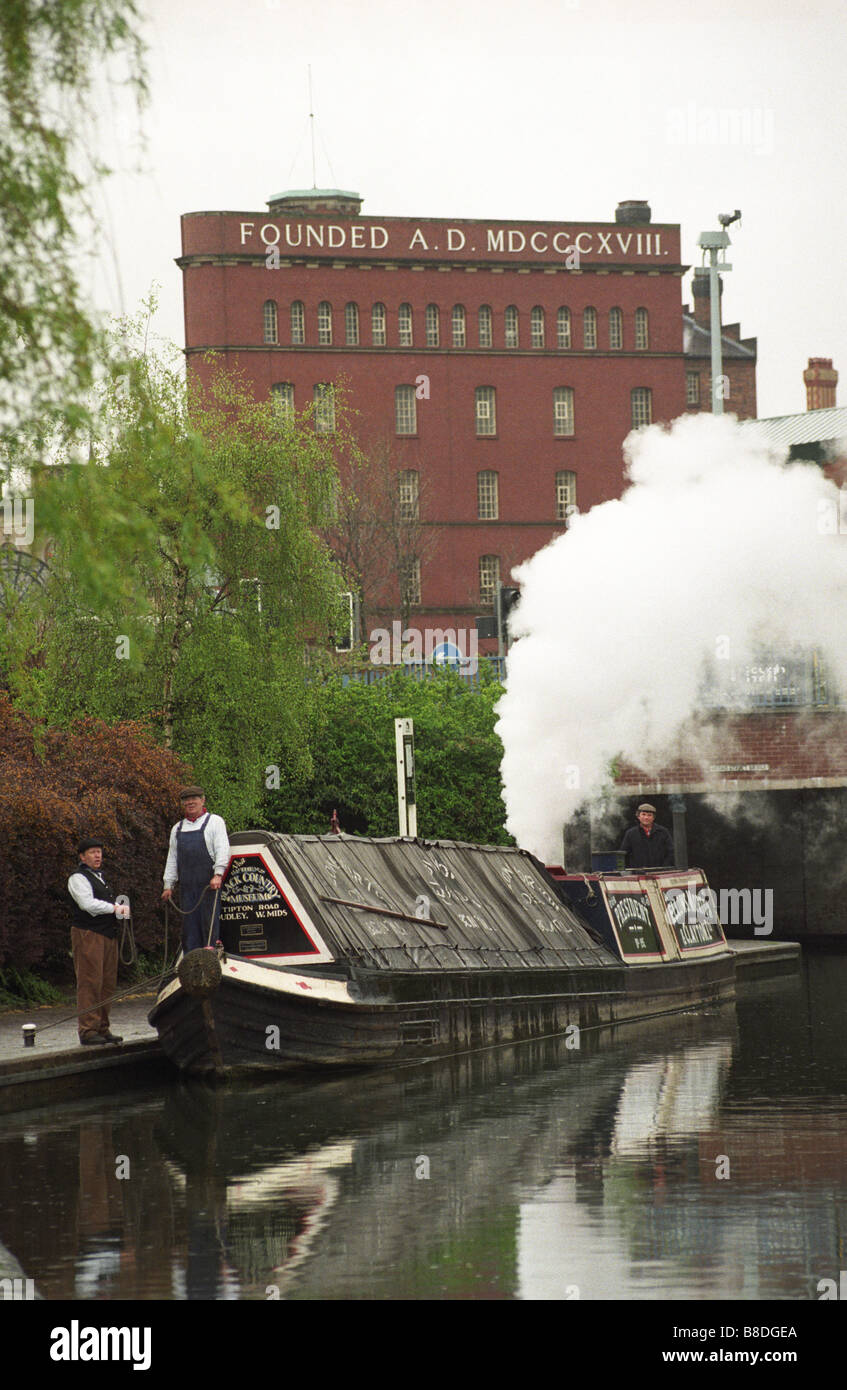 Steam powered narrowboat at Broad Street Basin Wolverhampton England Uk ...