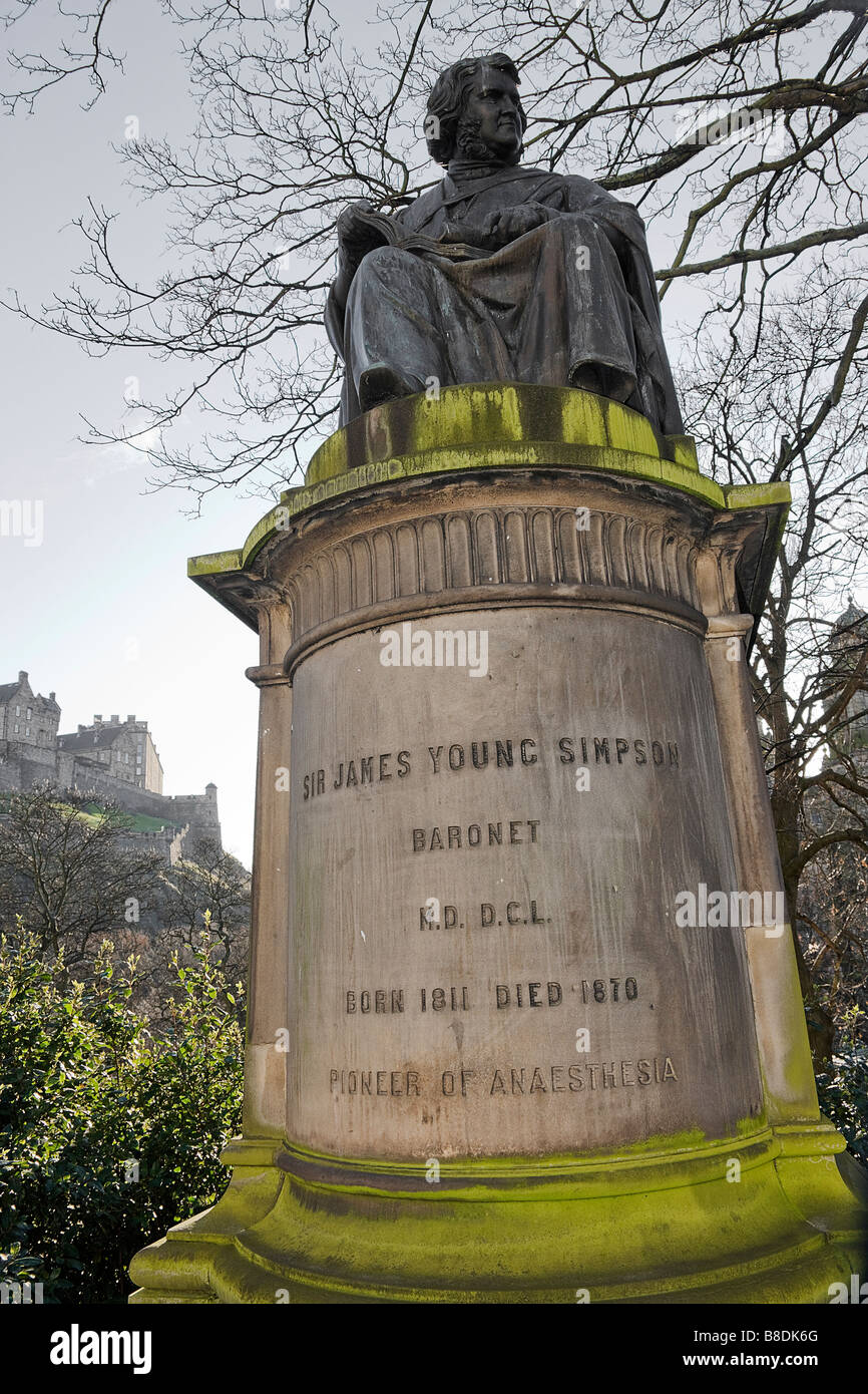 Figure of Sir James Young Simpson. Princes St Edinburgh Stock Photo - Alamy