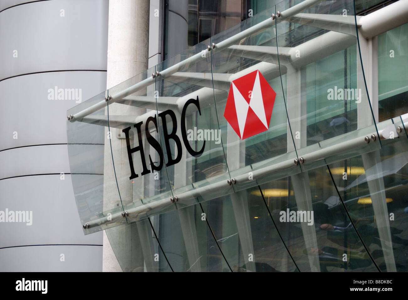 South bank place hi-res stock photography and images - Alamy