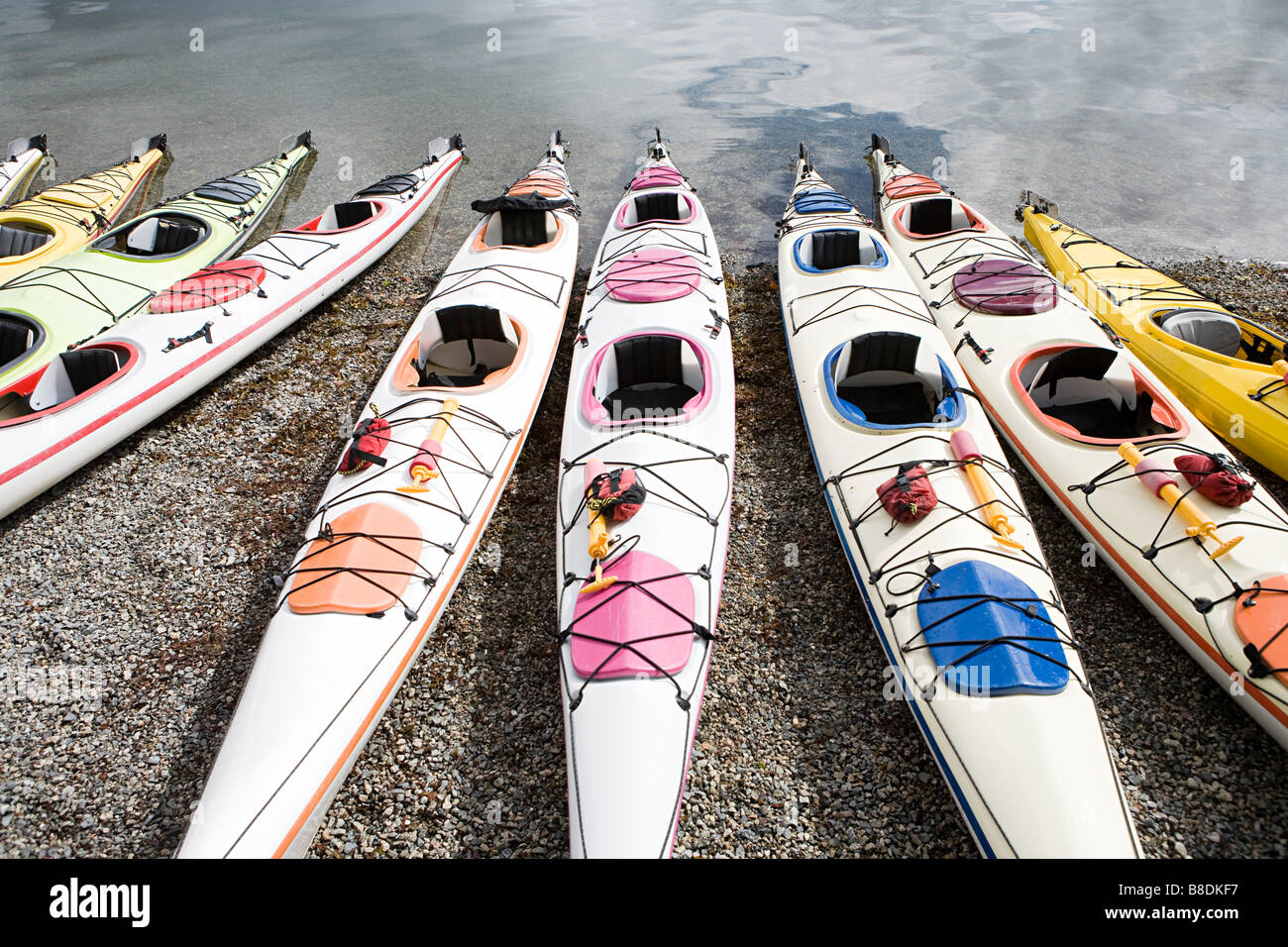 Line of kayaks hi-res stock photography and images - Alamy