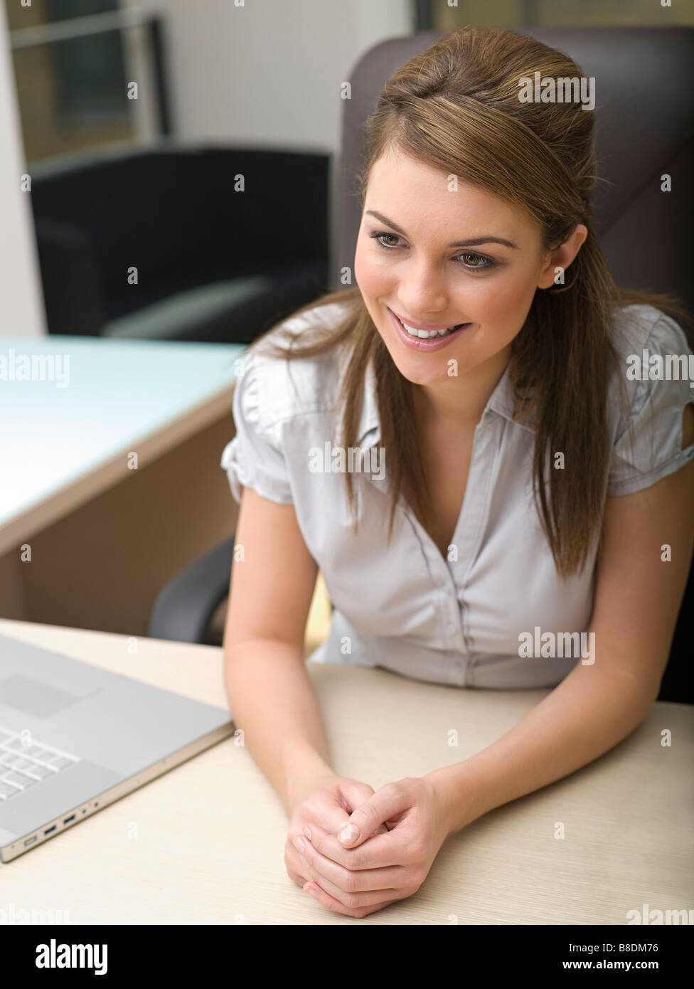 Female office worker hi-res stock photography and images - Alamy