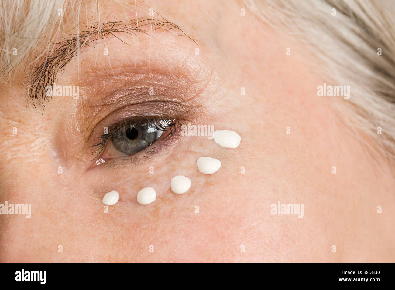 Beauty eye close up women cream hi-res stock photography and images - Alamy