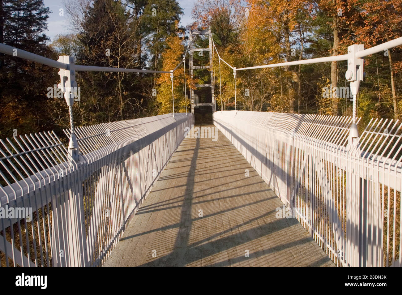 White metal bridge hi-res stock photography and images - Alamy