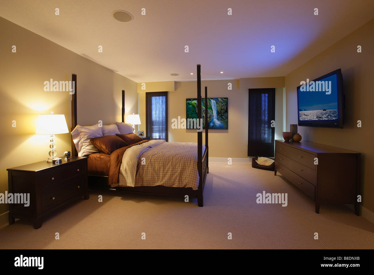 A modern bedroom Stock Photo - Alamy