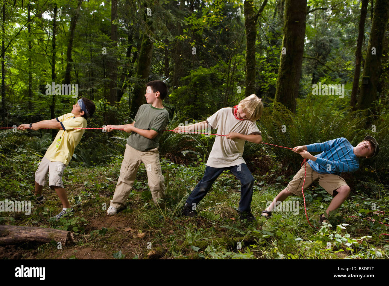 Boys pulling rope hi-res stock photography and images - Alamy