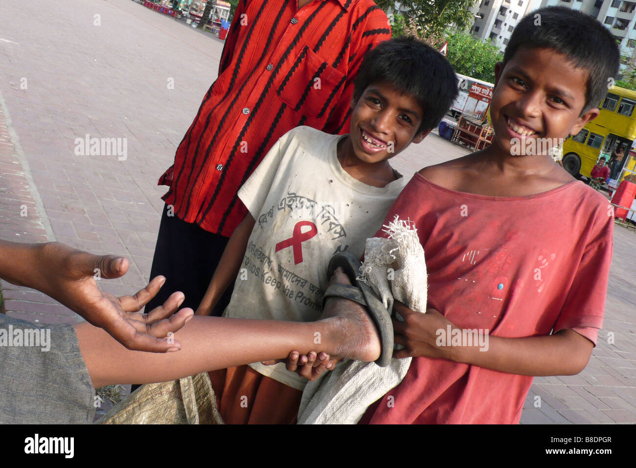 Street children bangladesh hi-res stock photography and images - Alamy