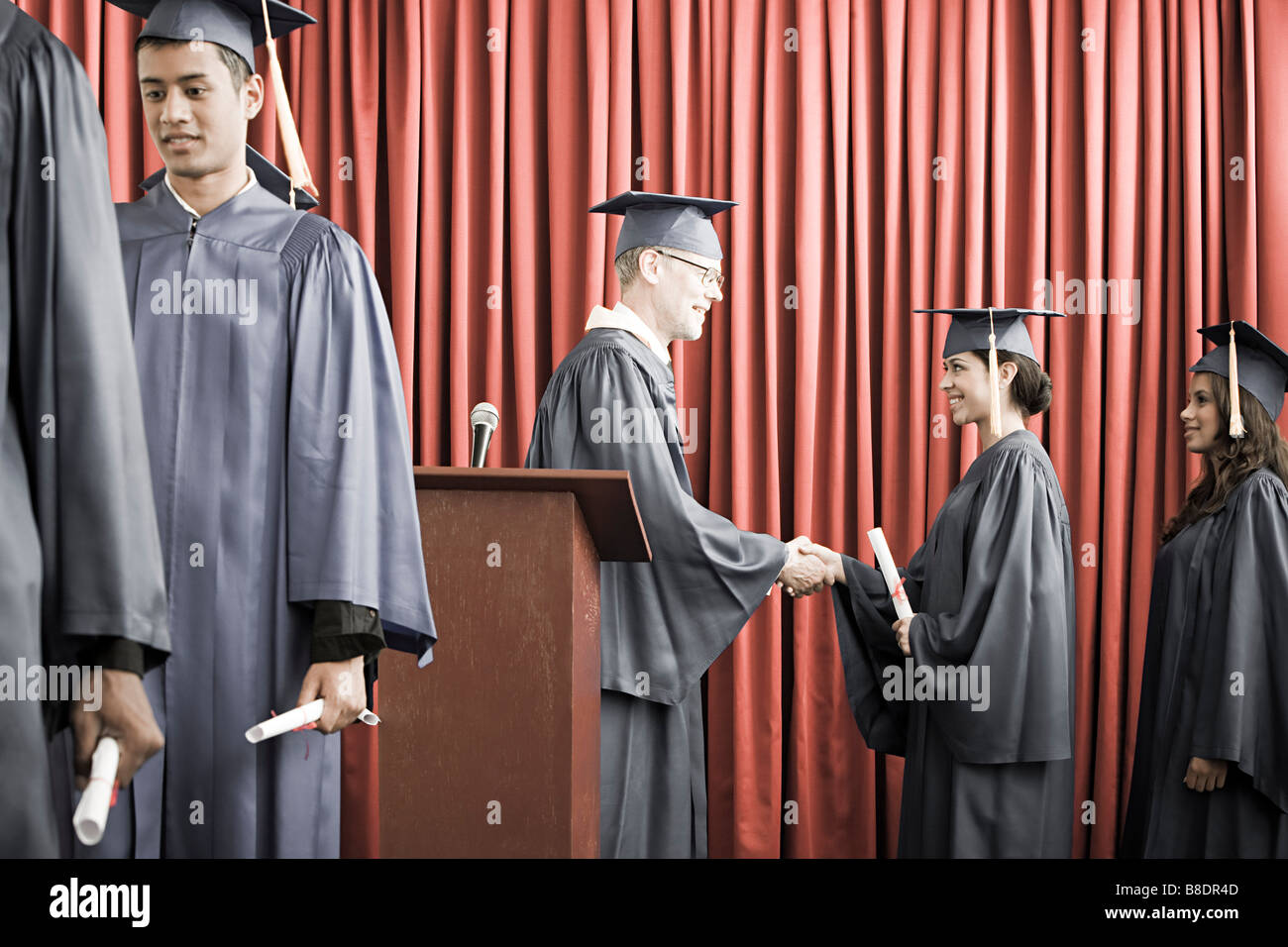 High school graduation ceremony hi-res stock photography and images - Alamy