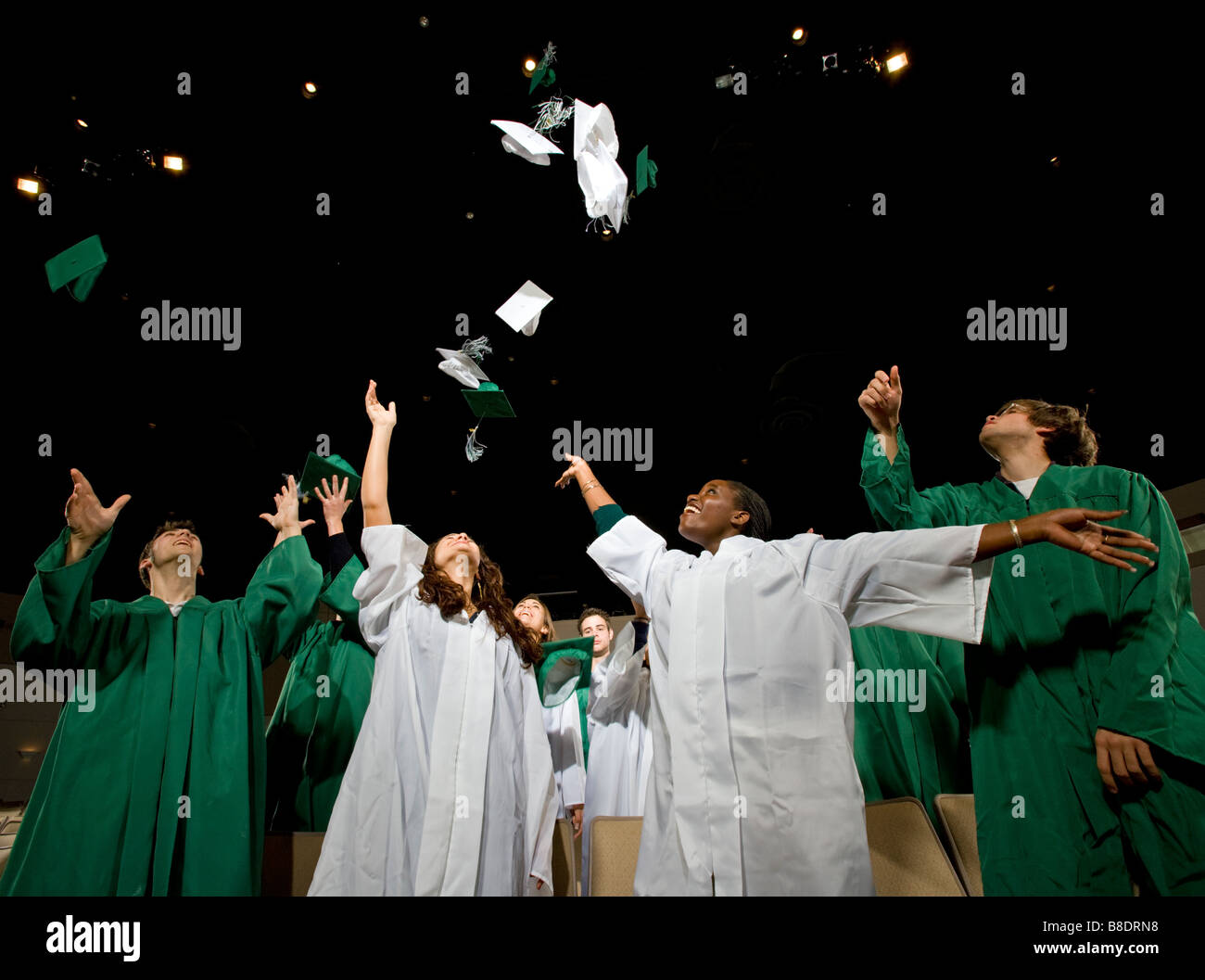Crowd graduation hi-res stock photography and images - Alamy