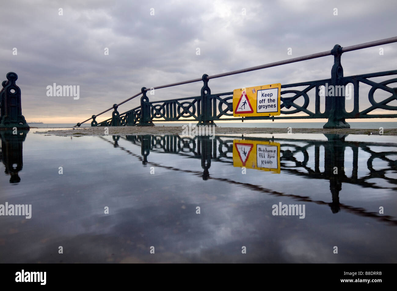 Groynes hi-res stock photography and images - Alamy