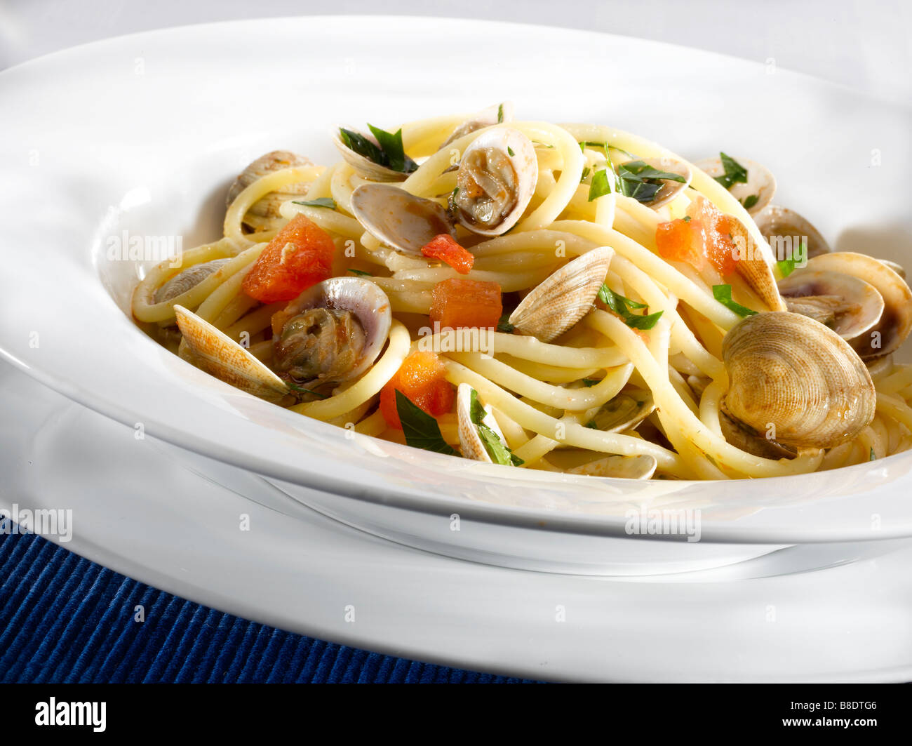 Spaghetti Pasta Clams Vongole Stock Photo - Alamy