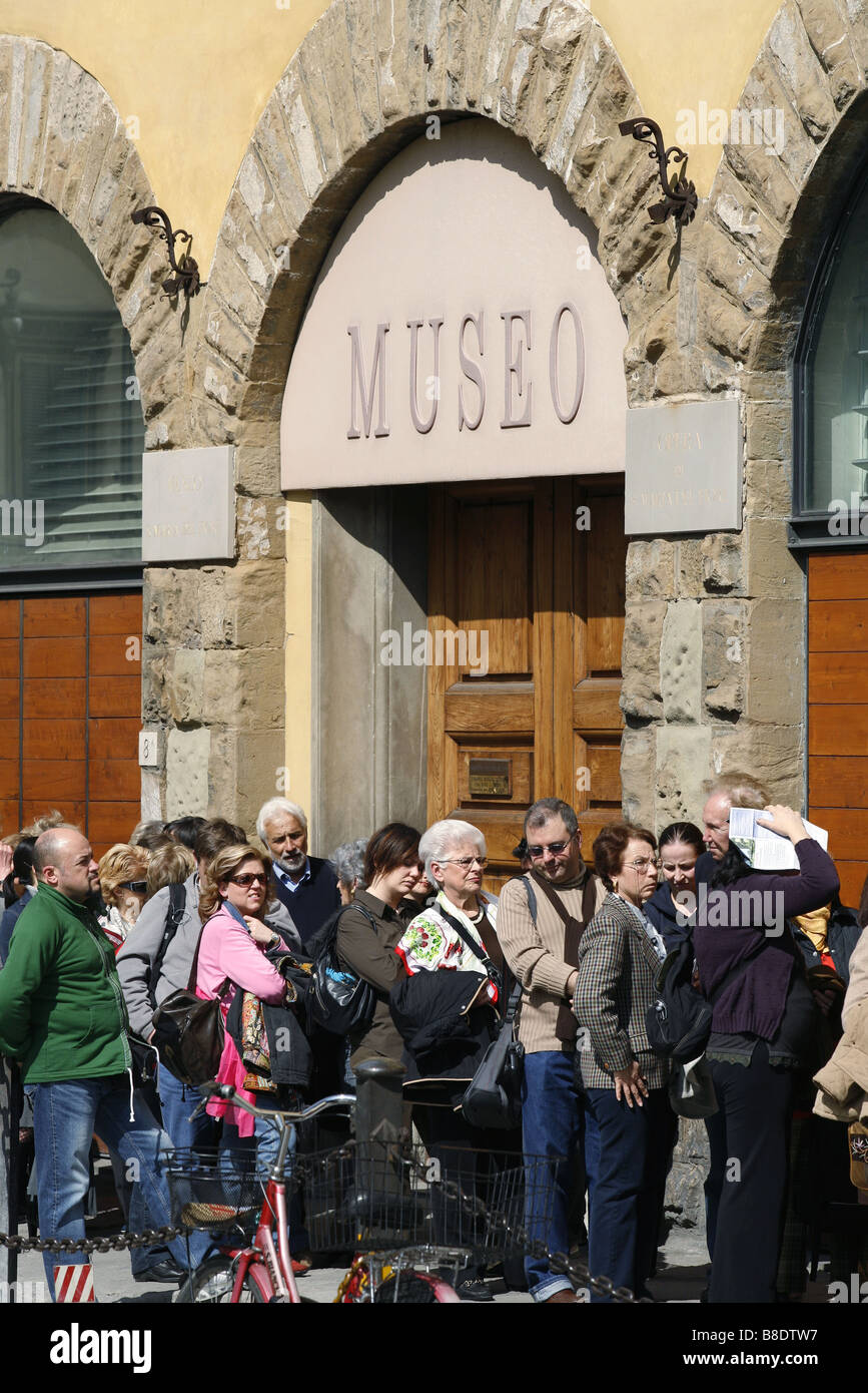 Florence people italy hi-res stock photography and images - Alamy