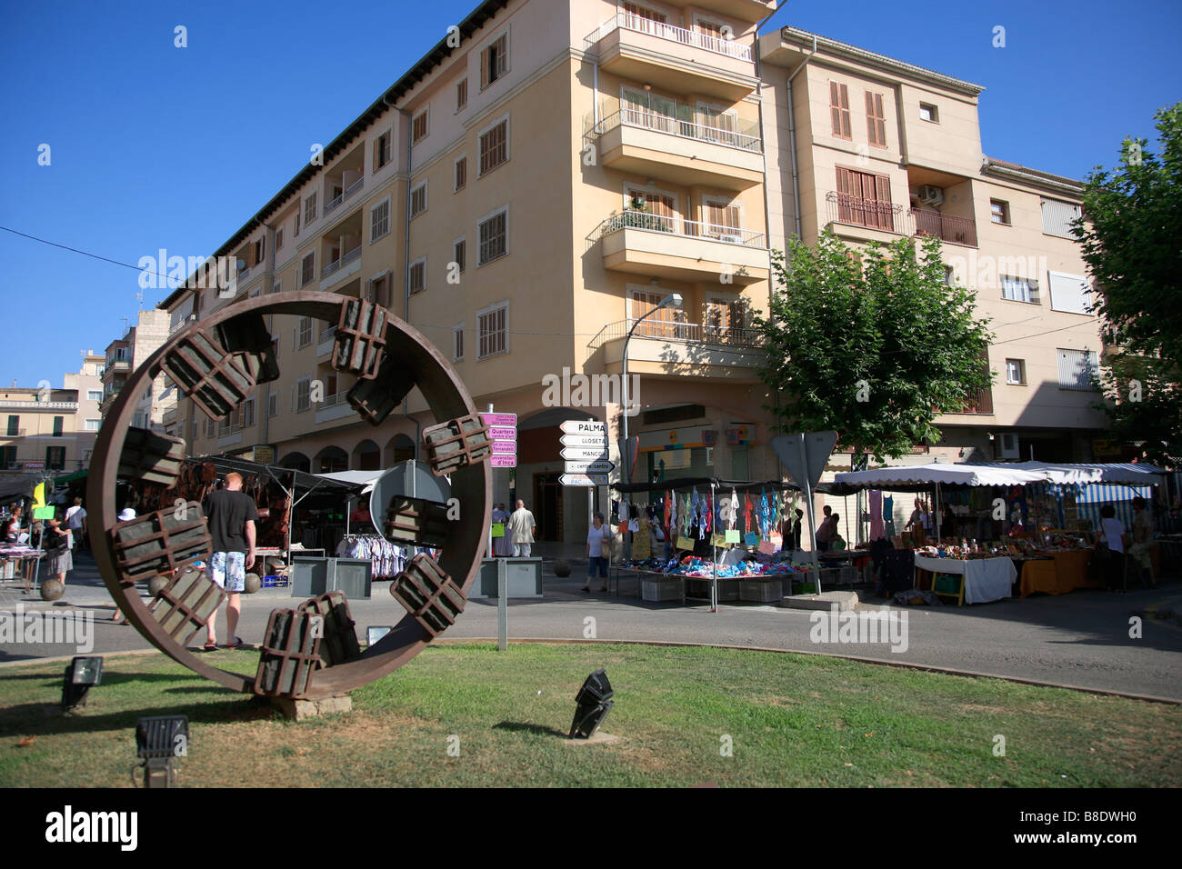 Iron Wheel Sculpture at the beginning of Market Stalls Inca Town ...