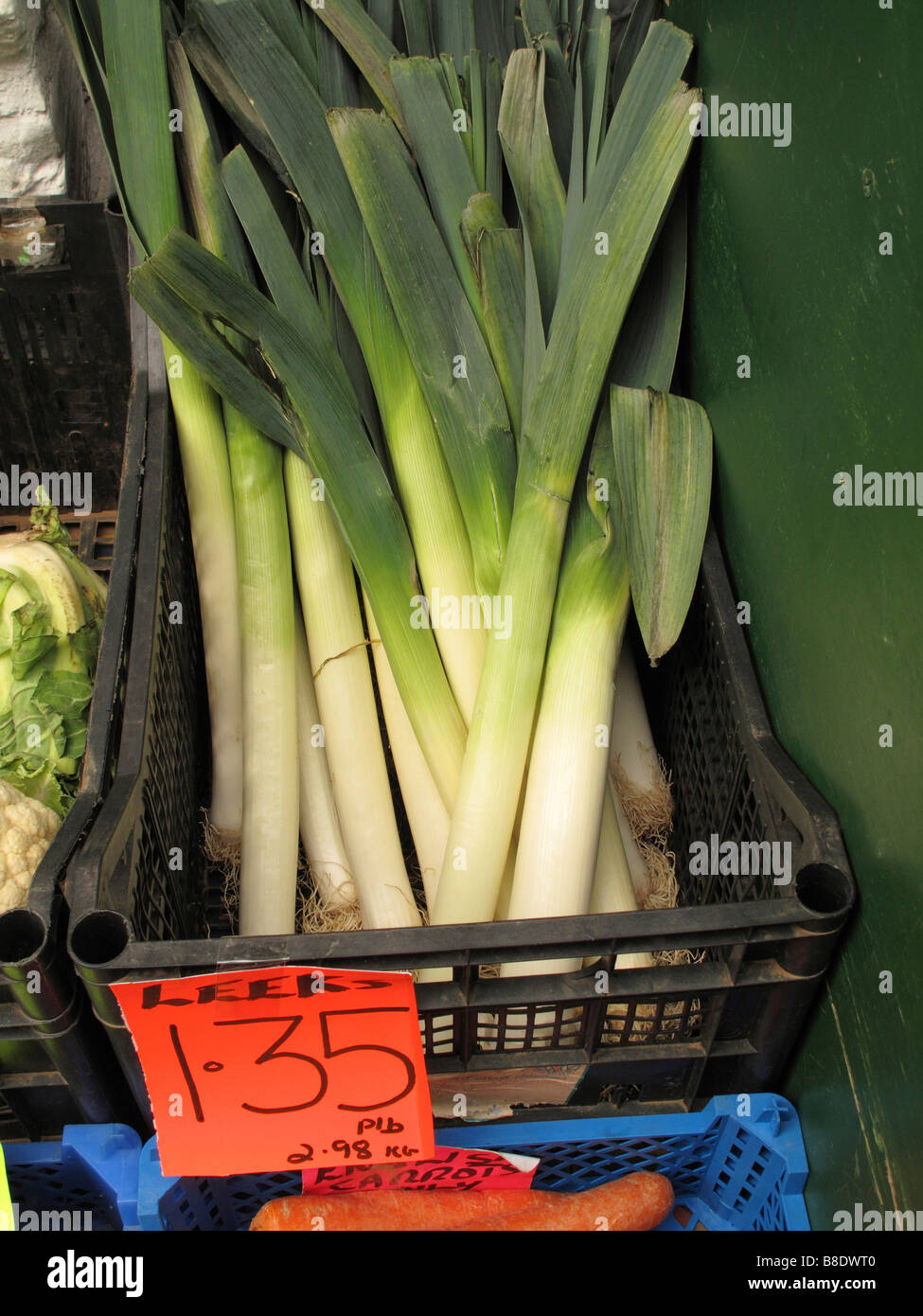 Leek green veg vegetable healthy eating hi-res stock photography and ...