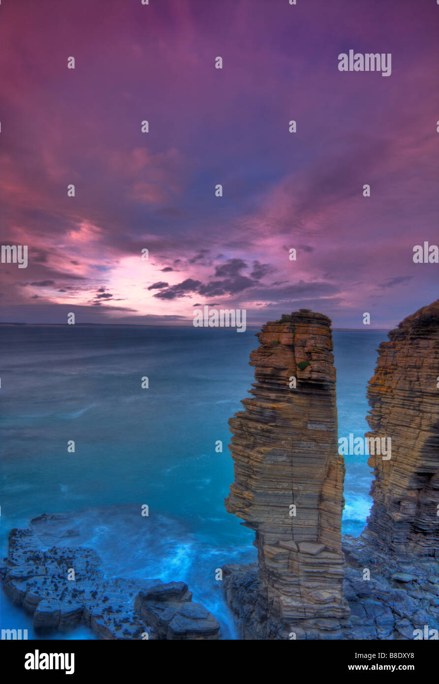 Scottish sea stack hi-res stock photography and images - Alamy