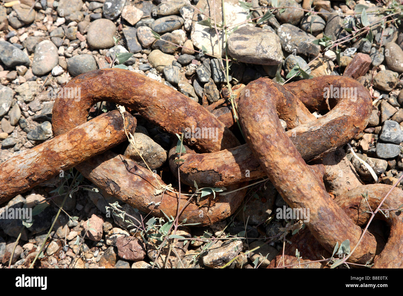 Rusty iron chain Stock Photo - Alamy