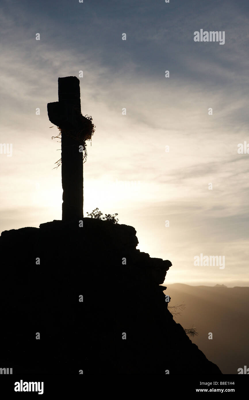Cross glowing hi-res stock photography and images - Alamy