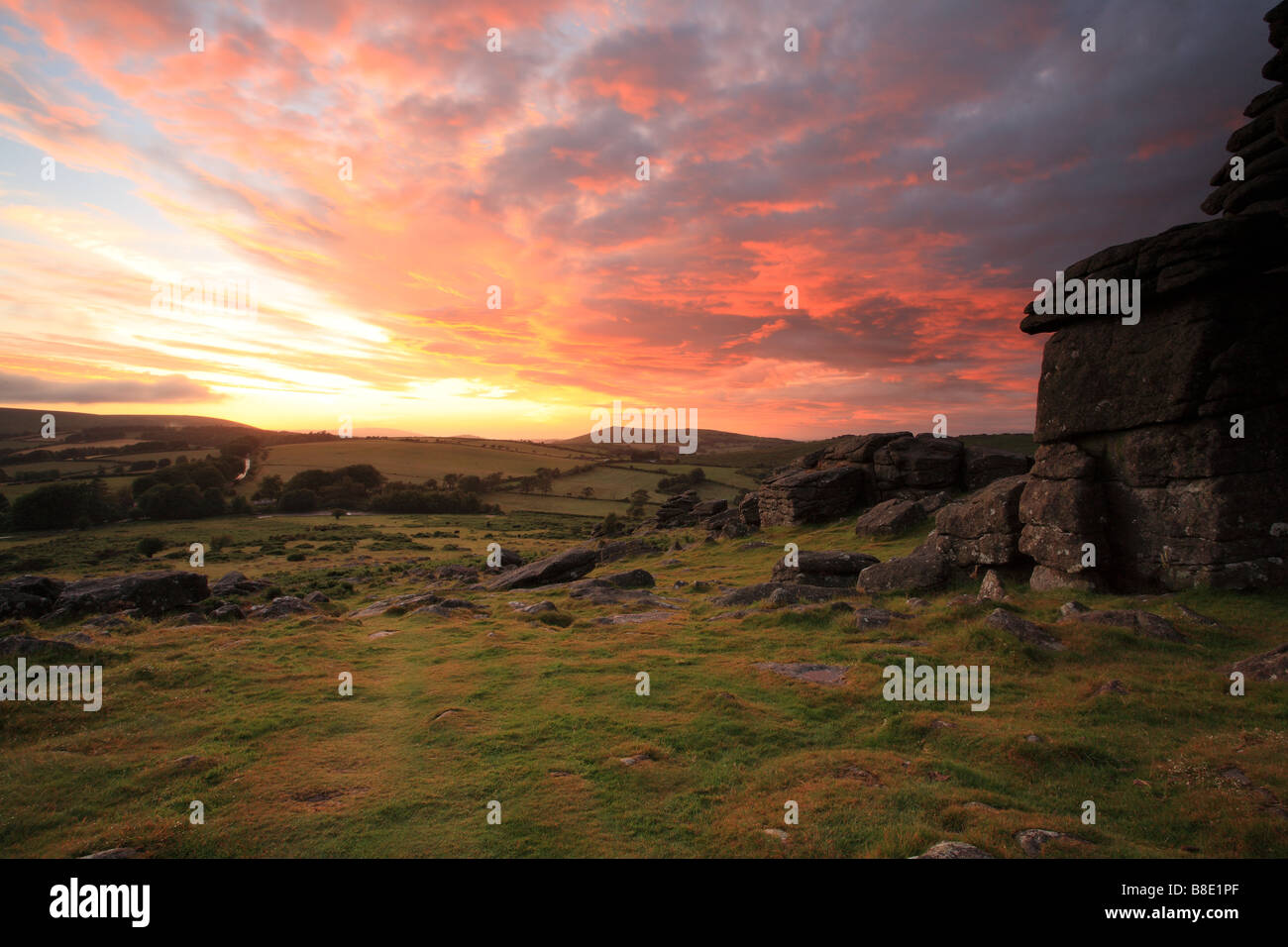 Houndtor dartmoor tor moor moorland hi-res stock photography and images ...