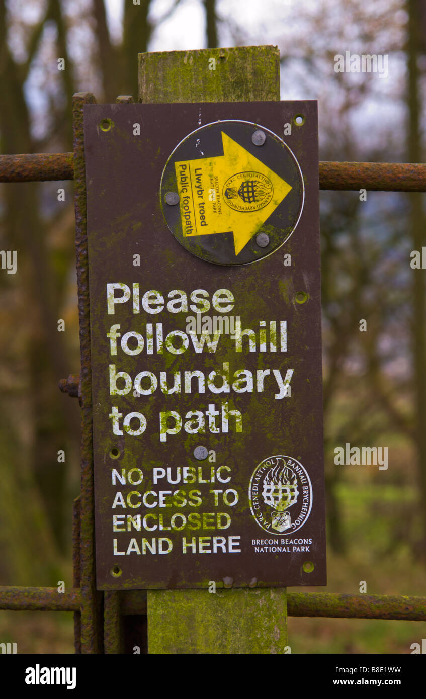 Official Brecon Beacons National Park pubilc footpath sign Stock Photo ...