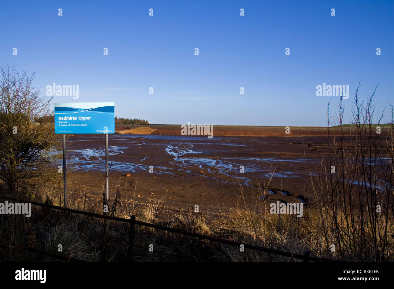 6381 empty reservoir Stock Photo - Alamy