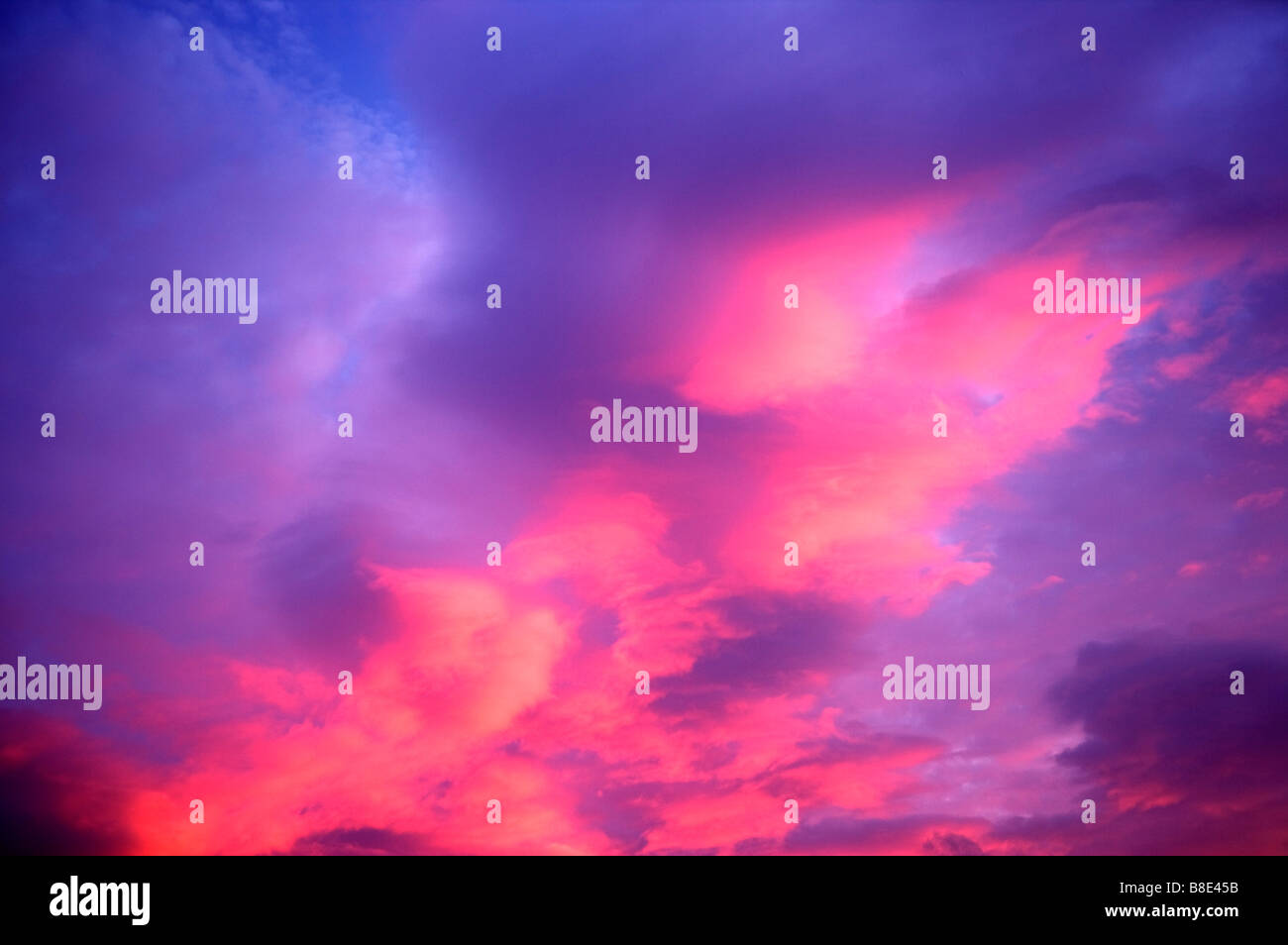 Low pink clouds hi-res stock photography and images - Alamy