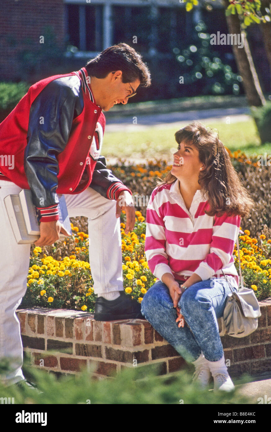 College students visit on university campus Stock Photo - Alamy