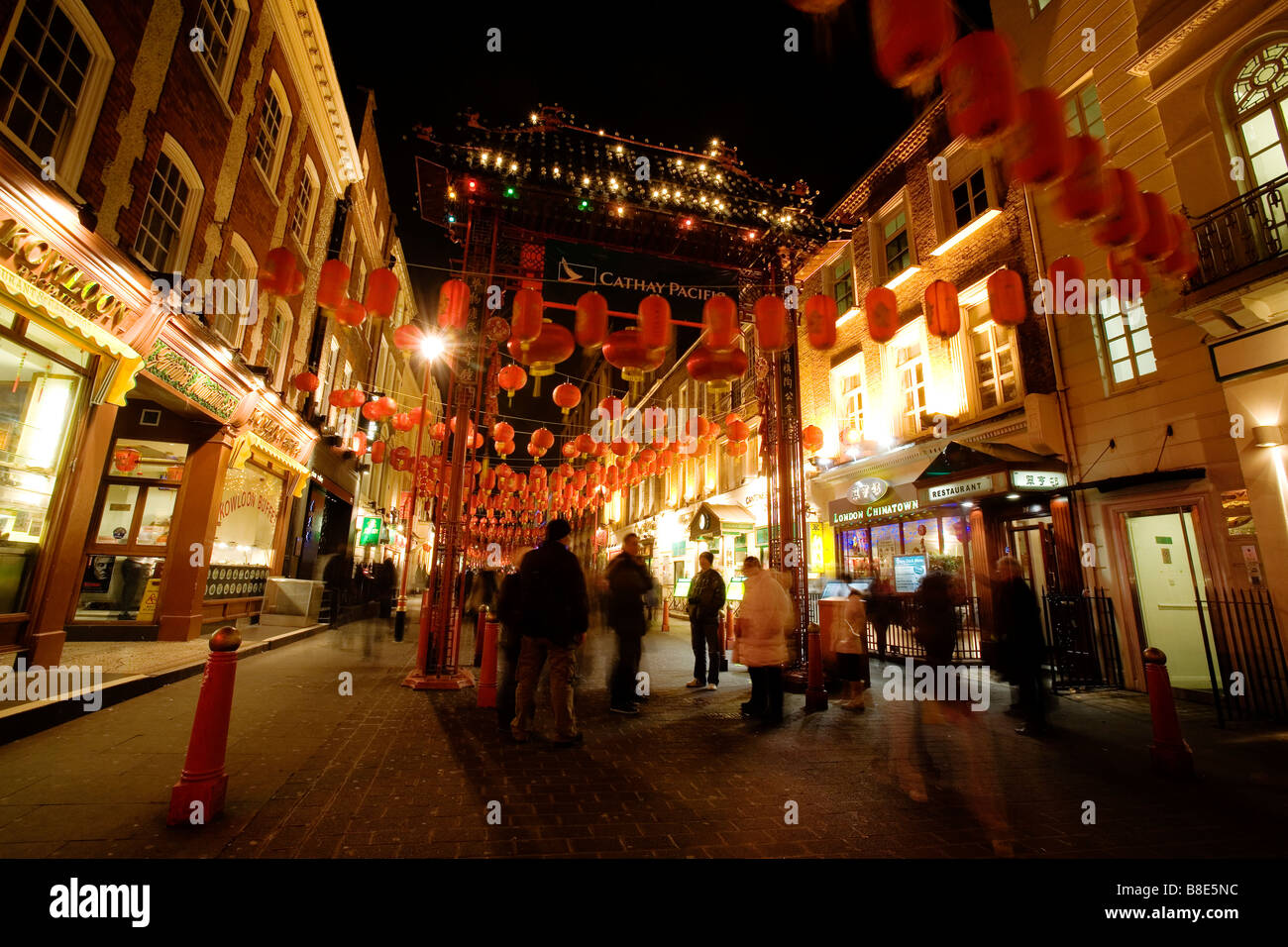 London chinatown night hi-res stock photography and images - Alamy