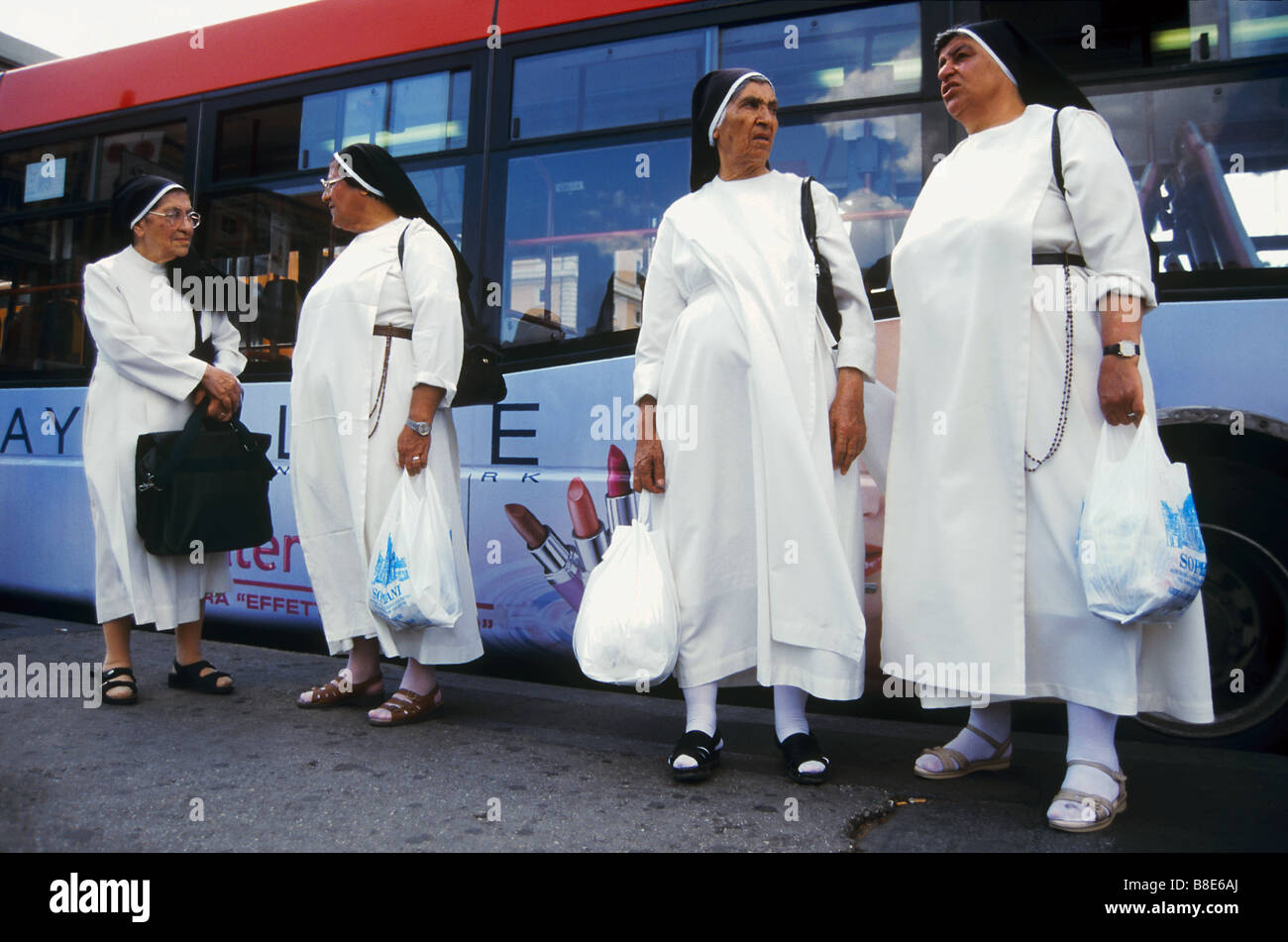 Bus advertising hi-res stock photography and images - Alamy