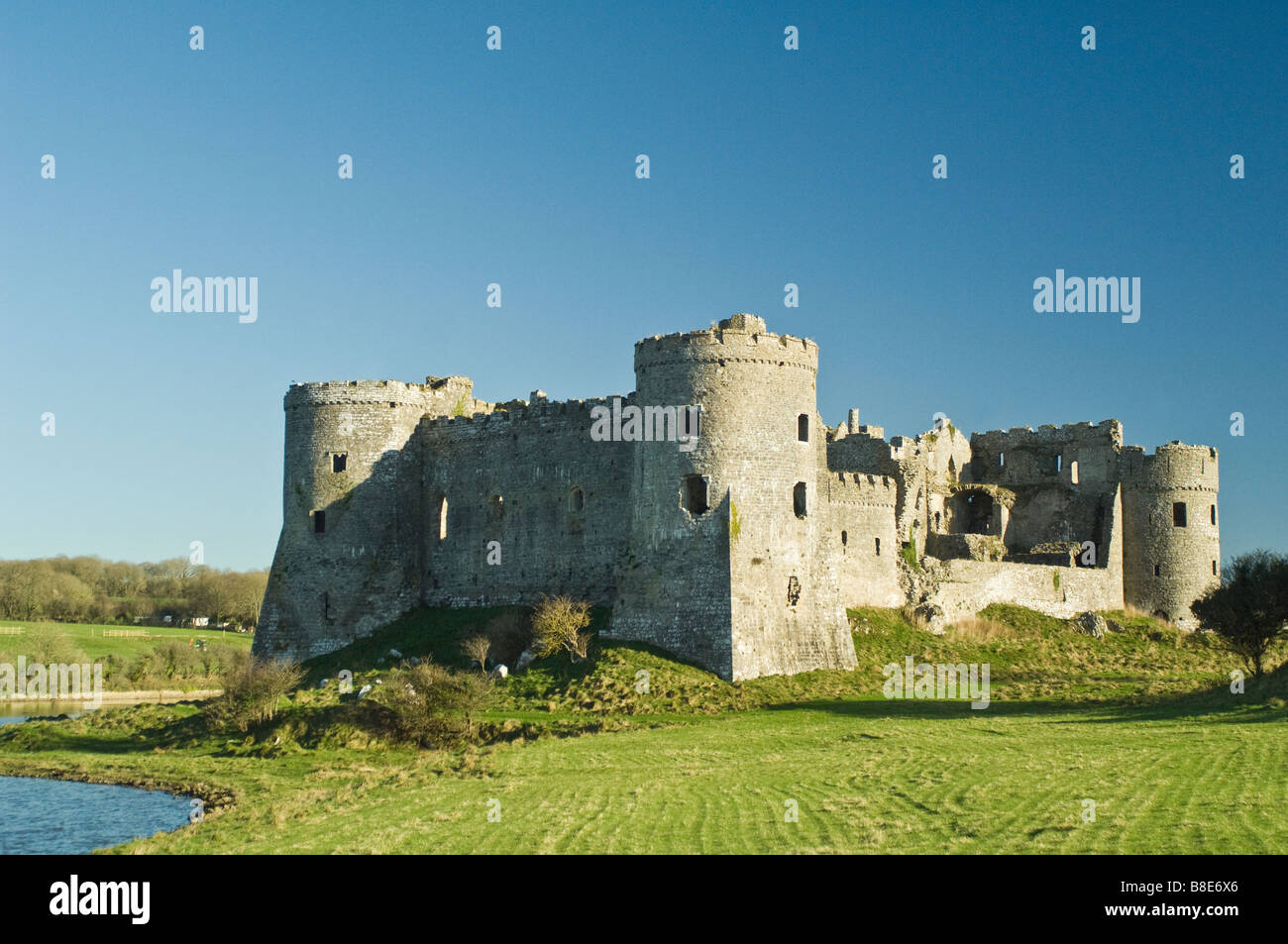 Carew castle pembrokeshire hi-res stock photography and images - Alamy