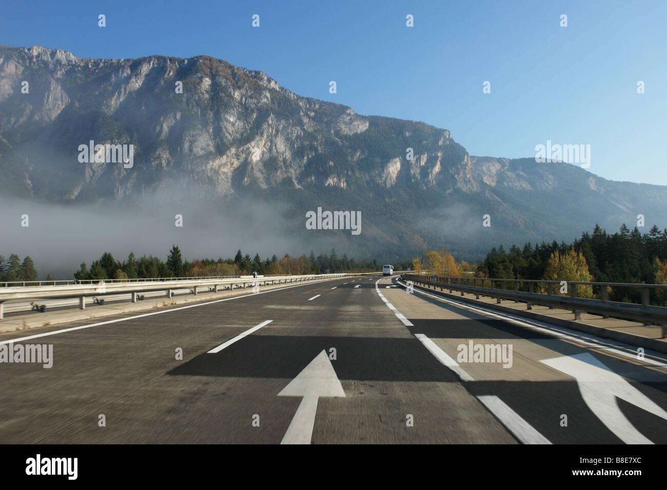 Wide road sign hi-res stock photography and images - Alamy