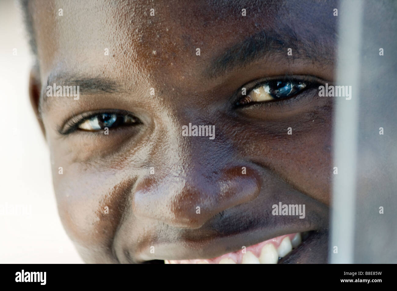 Face window bus african hi-res stock photography and images - Alamy