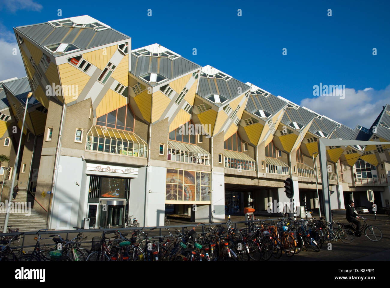 Kubuswoningen Rotterdam Zuid Holland Netherlands Stock Photo - Alamy