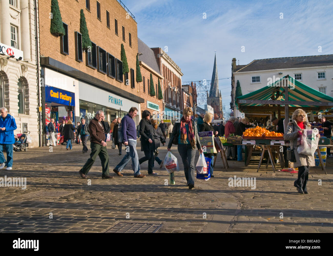 Shoppers in the Chesterfield market Town Center Derbyshire England ...