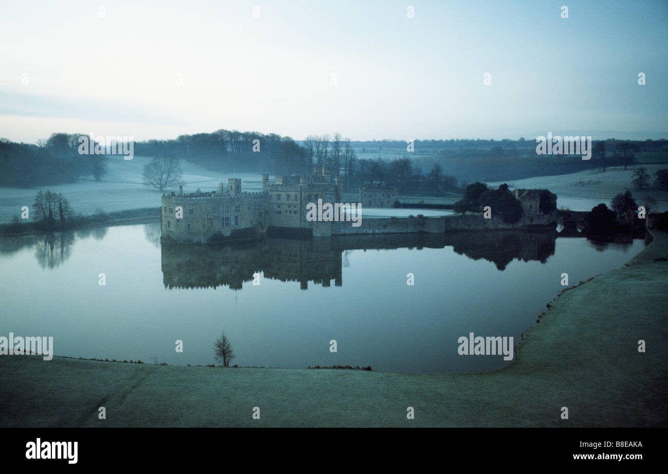 Leeds Castle morning View Stock Photo - Alamy