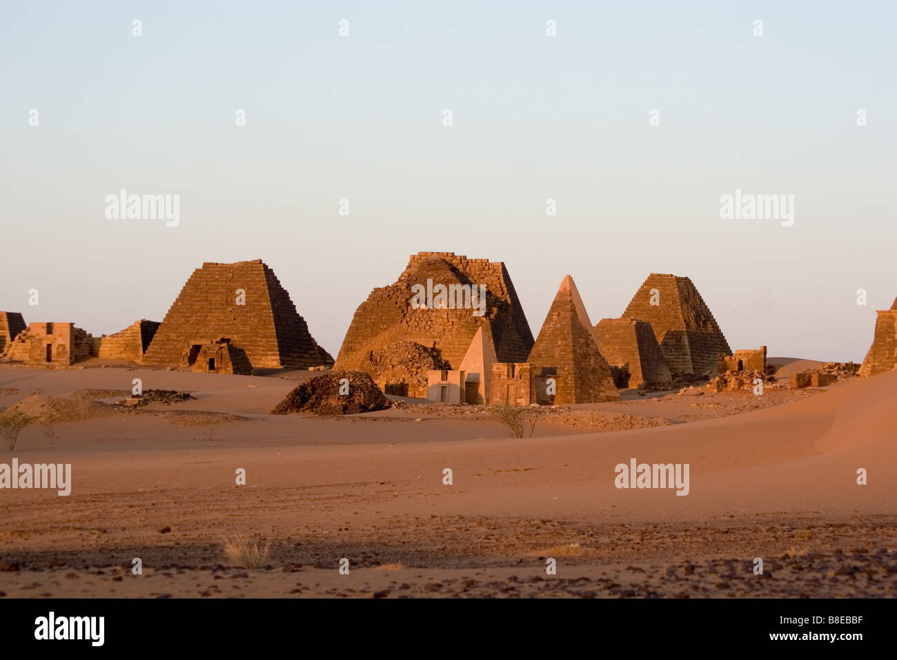 The royal burial pyramids of meroë hi-res stock photography and images ...