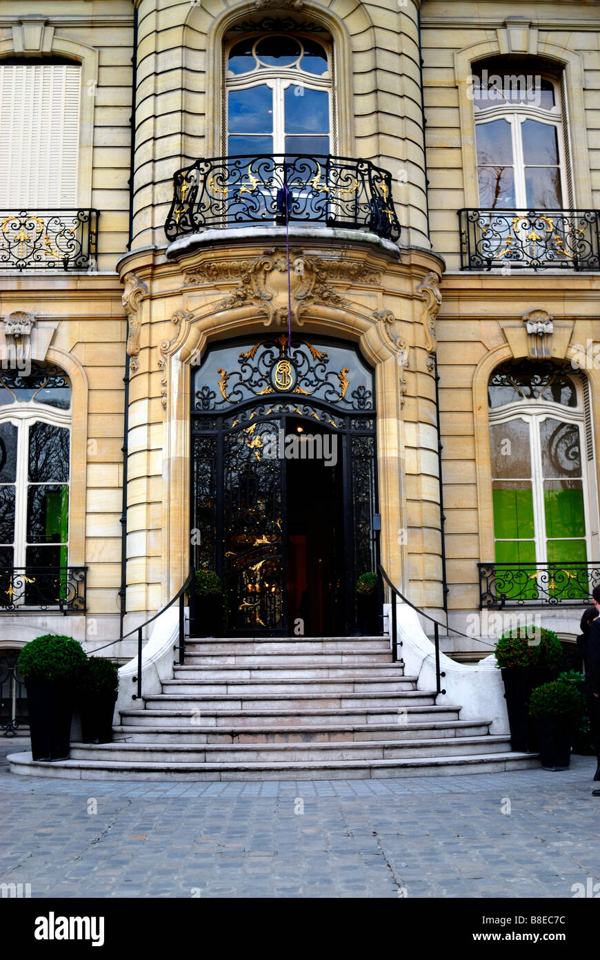 Paris France, Auction Shopping, Building, Artcurial "Art Gallery ...