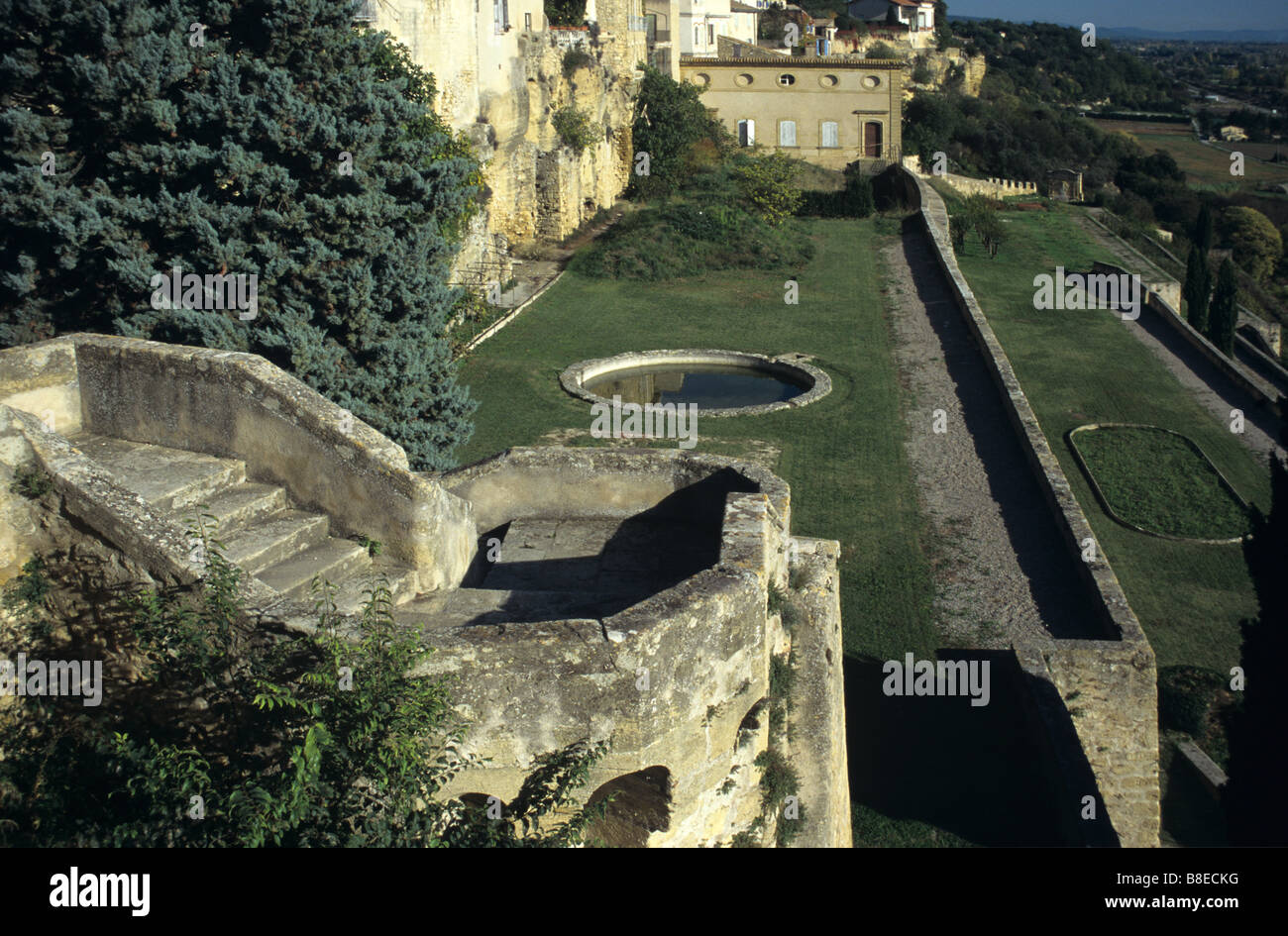 Formal Terraced Gardens of Lauris Château, Lauris, Luberon Regional ...