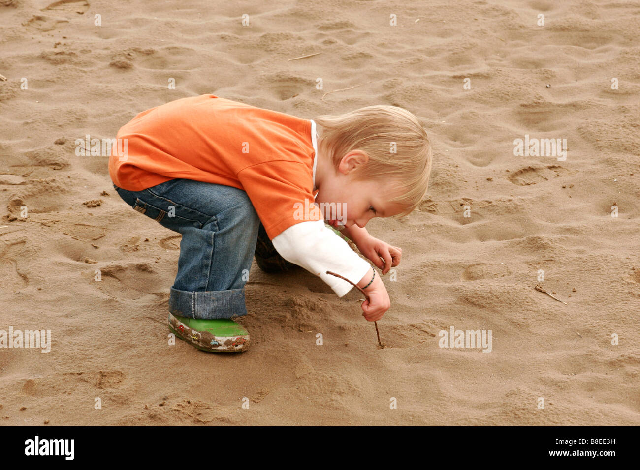 Write in sand hi-res stock photography and images - Alamy