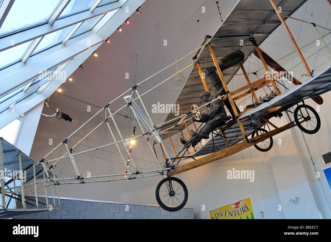 Silver model plane hi-res stock photography and images - Alamy