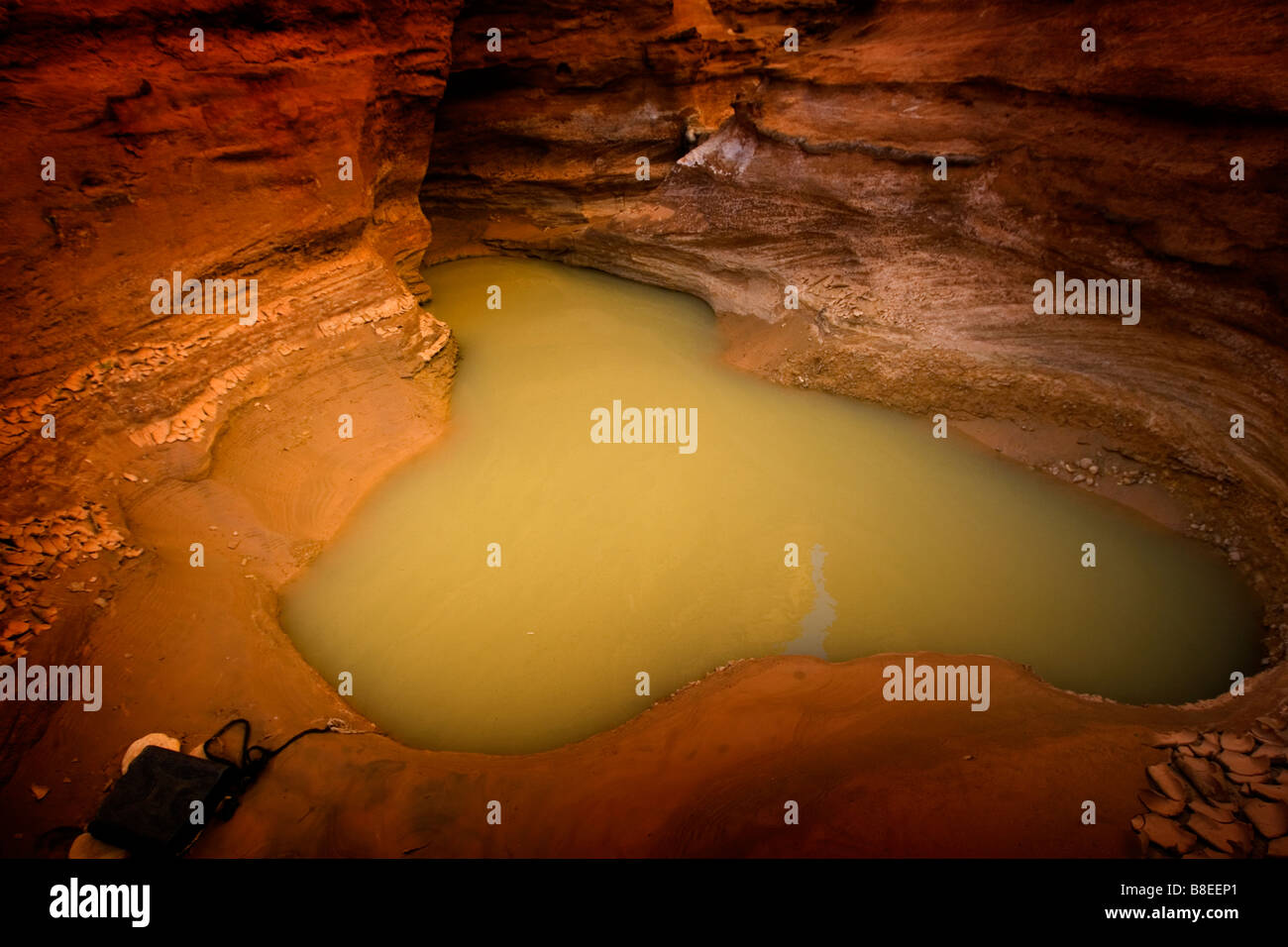 A small pool of water in the desert in Egypt Stock Photo - Alamy