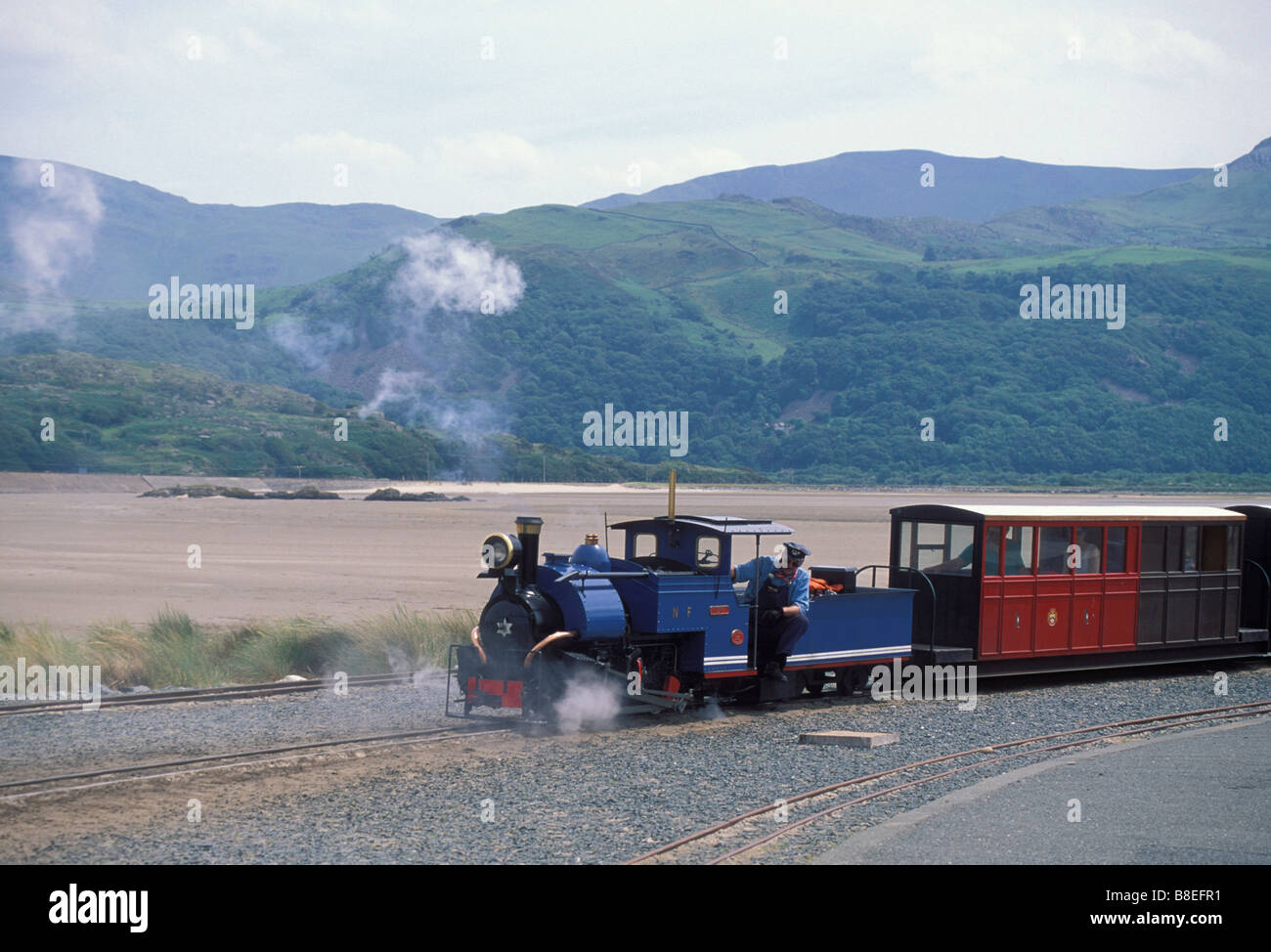 Barmouth fairbourne steam railway hi-res stock photography and images ...