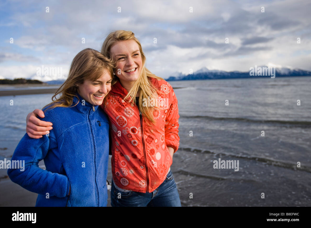 Walk arm in arm hi-res stock photography and images - Alamy